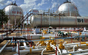 IndianOil to Buy 50 pc Stake in Adani-GSPC LNG Terminal