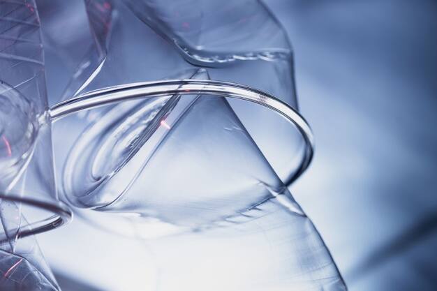 How does formaldehyde used in embalming works