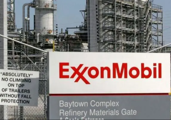 ExxonMobil Holds Synthetic Base Oil Forum
