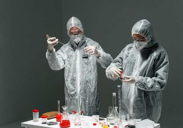 What is the laboratory preparation of chlorine and safety measures