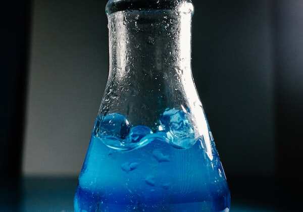 How to make sodium hydroxide from baking soda and its uses