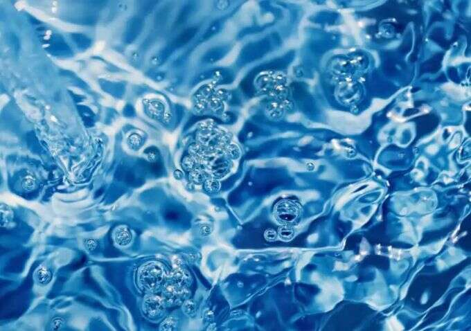 Deionized Water vs Distilled: In-depth Understanding of How They Work