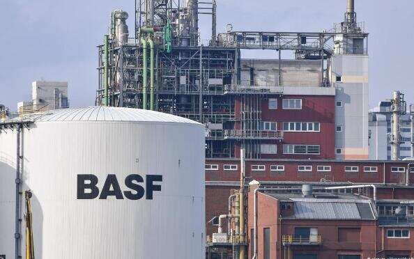 BASF is Reorganizing the Group: Three Large Divisions Operate Independently