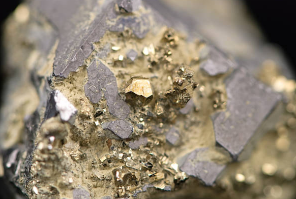 How do you find the Ionic Charge of Silver?