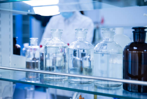 How does NaCl react with HCl?