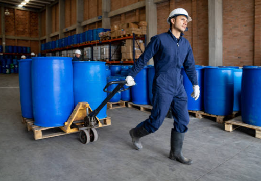 What are the uses of pgmea solvent in the chemical industry?